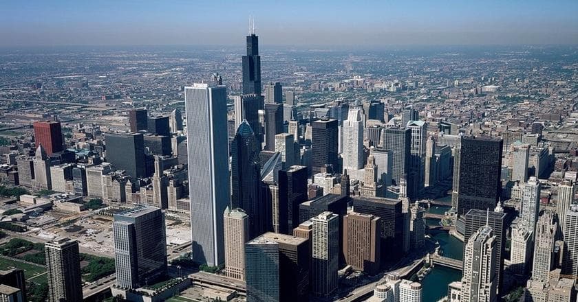 The 13 Creepiest Chicago Ghost Stories From the Windy City