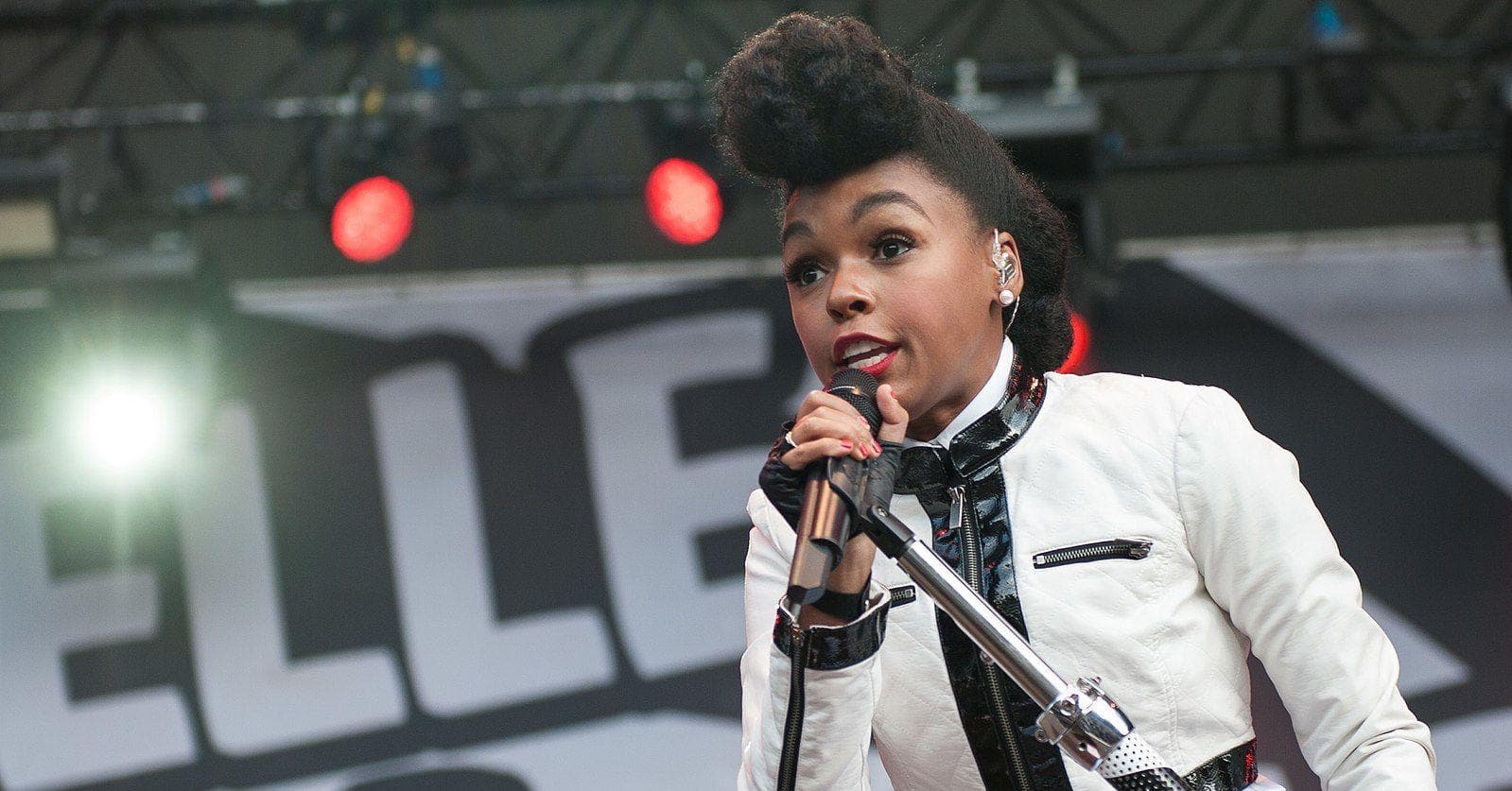 60 Singers Who Are Sagittarius