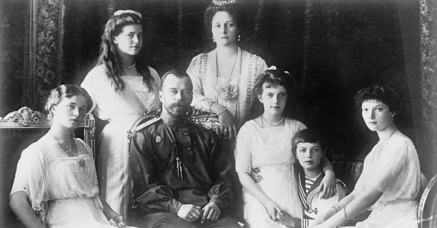 11 Great Historical Dynasties We'd Most Want To Be Part Of