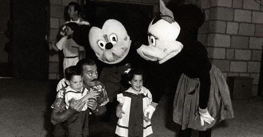 17 Creepy Stories & Legends About Disneyland That Will Creep You Out