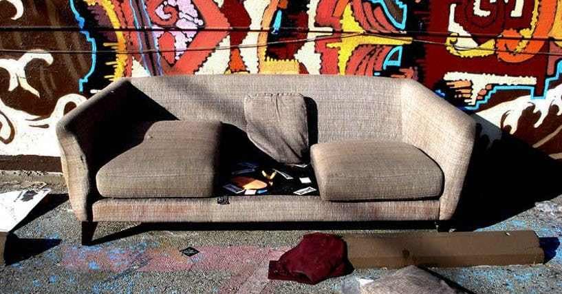 14 People Describe Their Creepy Couch Surfing Stories
