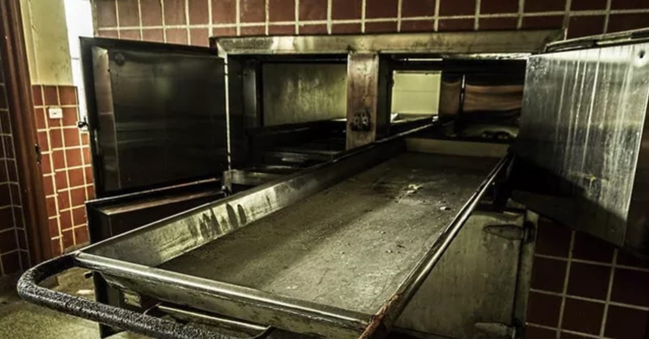 16 Horrifying Stories of People Who Woke Up In A Morgue
