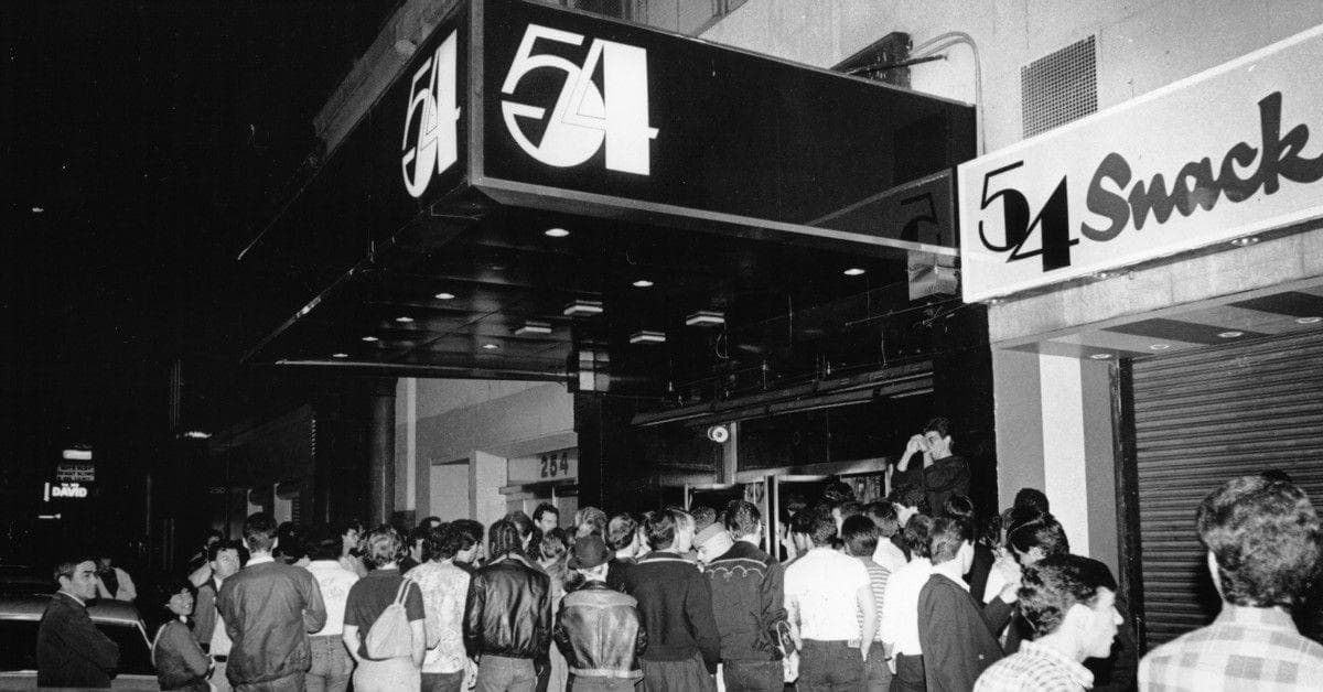 20 Vintage Photos From NYC's Notoriously Wild Studio 54