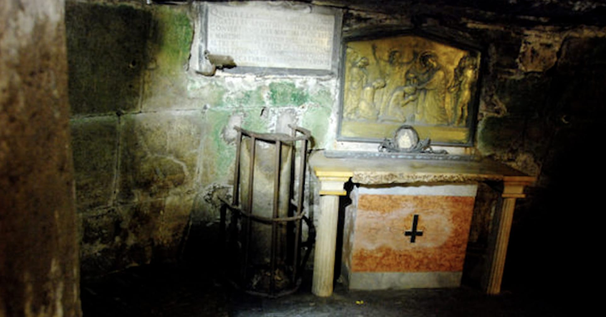 Inside Mamertine Prison, Where Jesus's Disciples Were Held Before Their ...