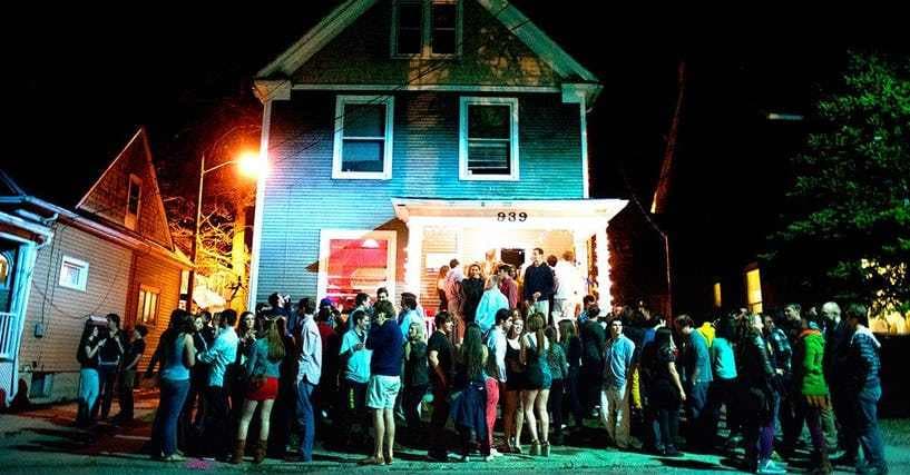 Top Party Schools | List of Biggest Party Colleges & Universities