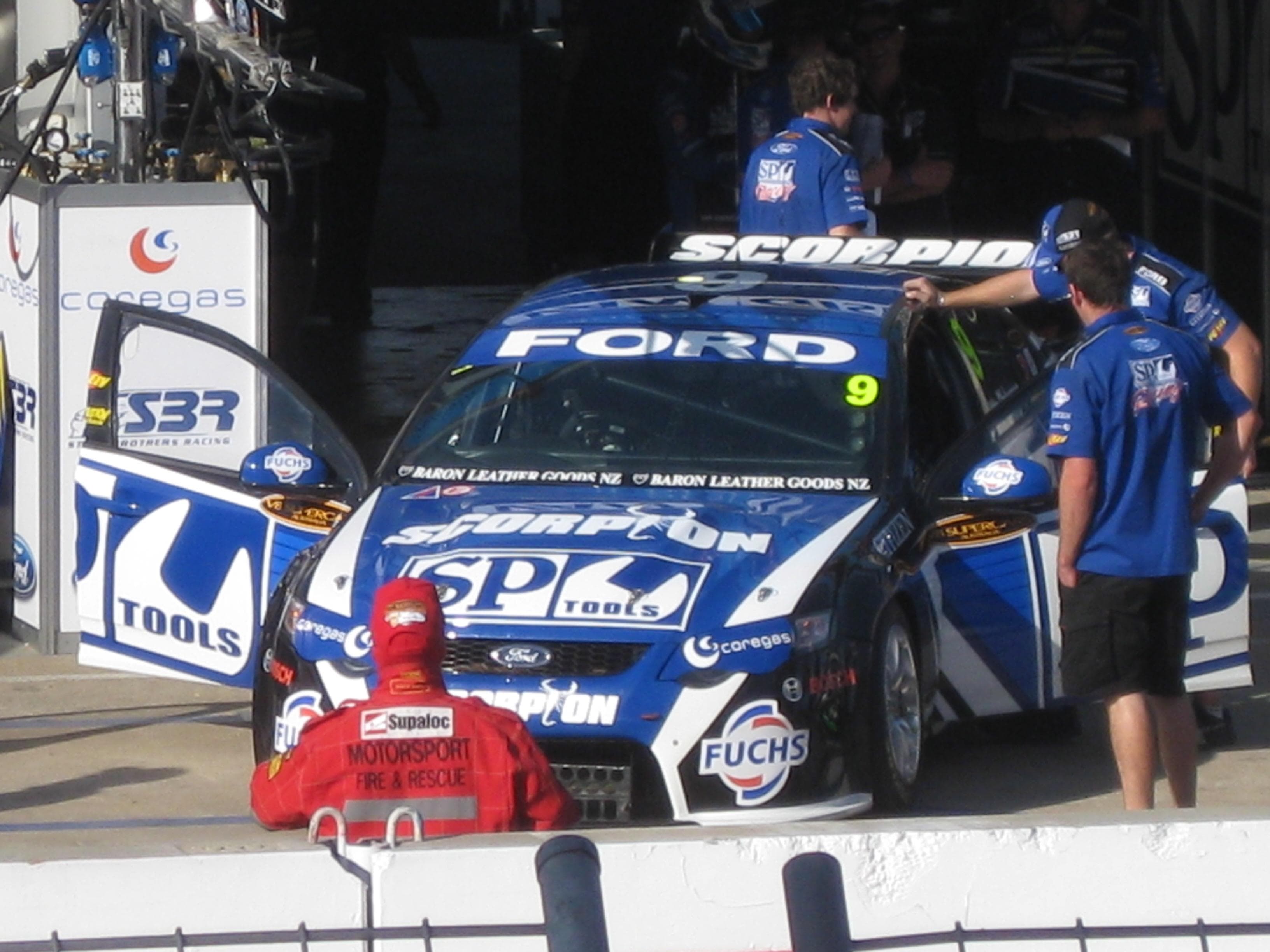 Famous Racecar Drivers from New Zealand | List of Top Kiwi Racecar Drivers