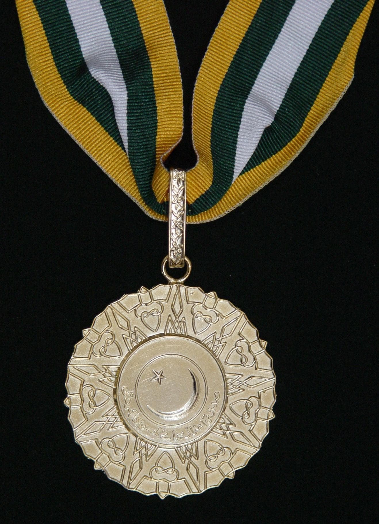 Famous Comedians from Pakistan | List of Top Pakistani Comedians