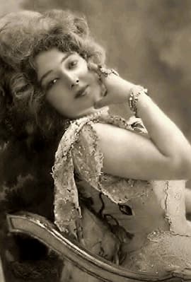 Famous Dancers from France | List of Top French Dancers