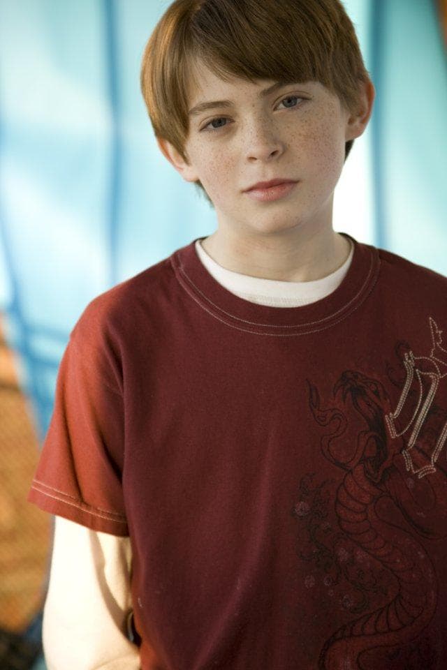 Celebrities Born in 1997 | List of Famous Men & Women Born in 1997