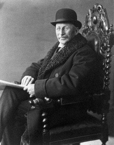 Famous Stock Brokers | List of the Top Well-Known Stock Brokers