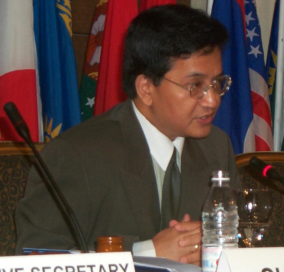 Famous Economists from Philippines | List of Top Filipino Economists