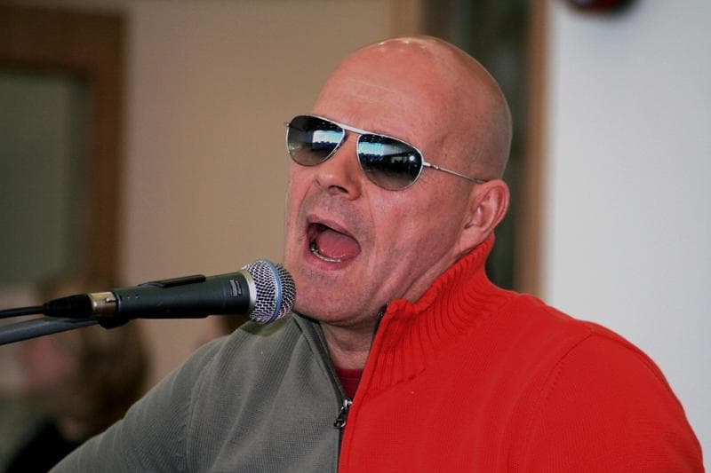 Famous Singers from Iceland | List of Top Icelandic Singers