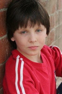 Celebrities Born in 1996 | List of Famous Men & Women Born in 1996