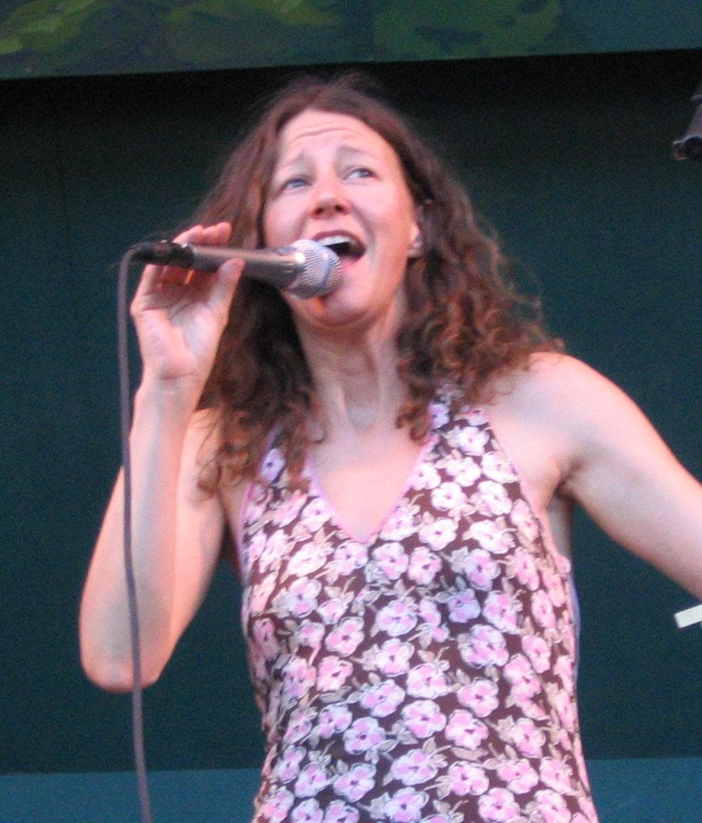 Famous Female Songwriters | List of Top Female Songwriters