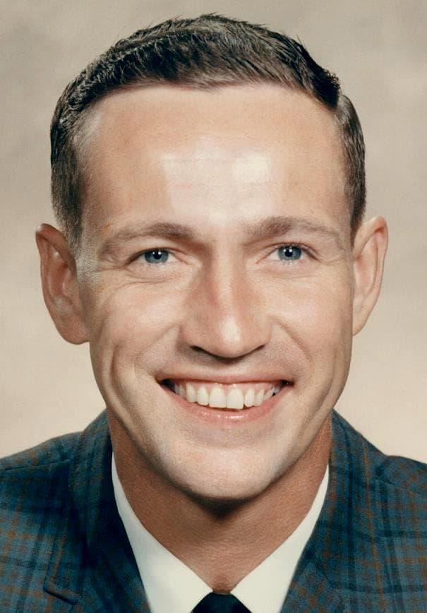 Celebrities Born in 1930 | List of Famous Men & Women Born in 1930