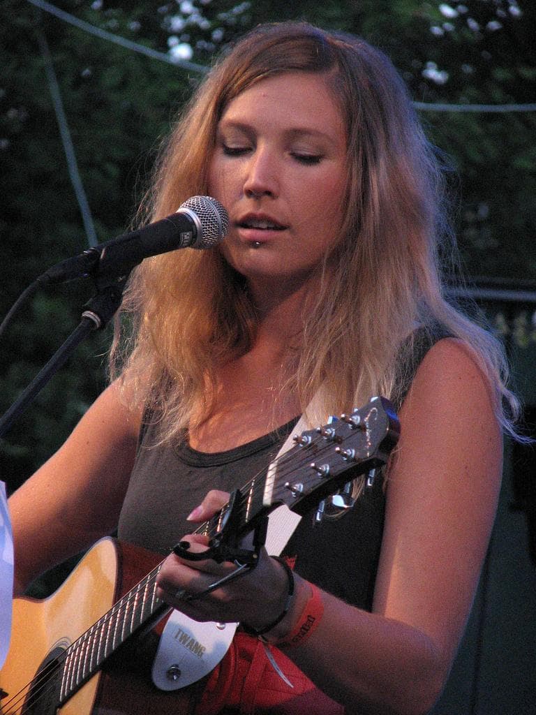 Famous Female Songwriters | List of Top Female Songwriters