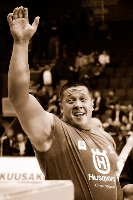 Famous Strongmen | List of the Top Well-Known Strongmen and Women