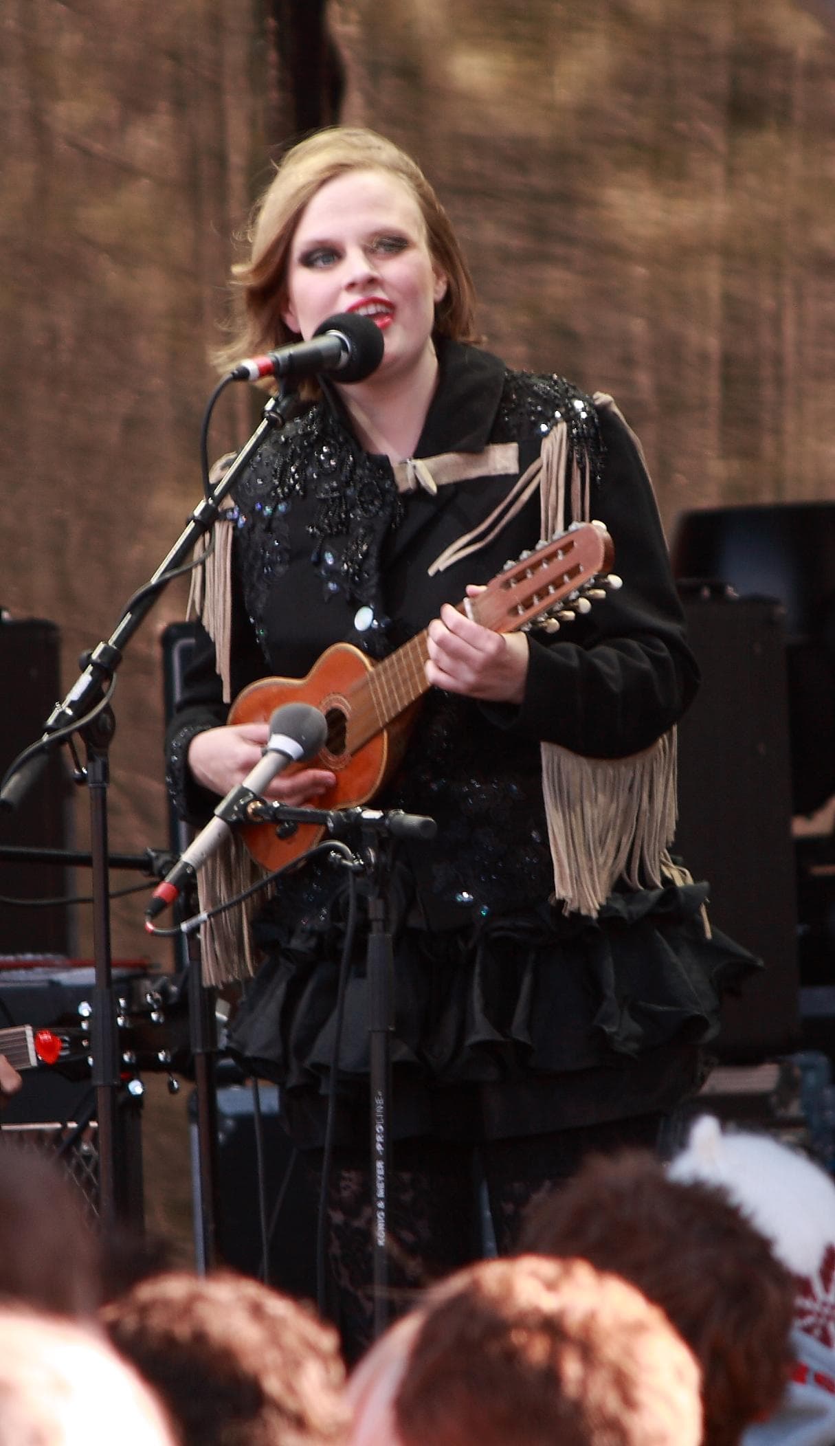 Famous Singers from Iceland | List of Top Icelandic Singers