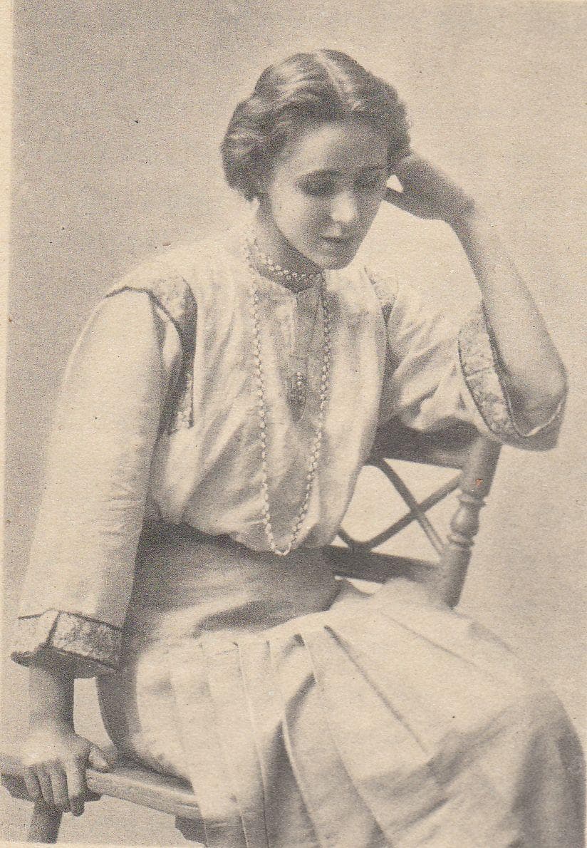 List of 100+ Famous Female Ballet Dancers