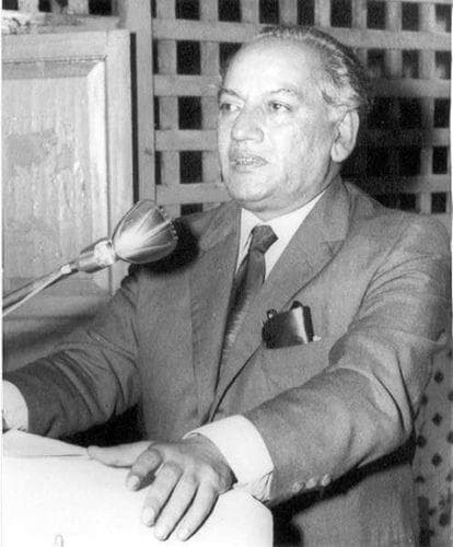 Famous Poets from Pakistan | List of Top Pakistani Poets