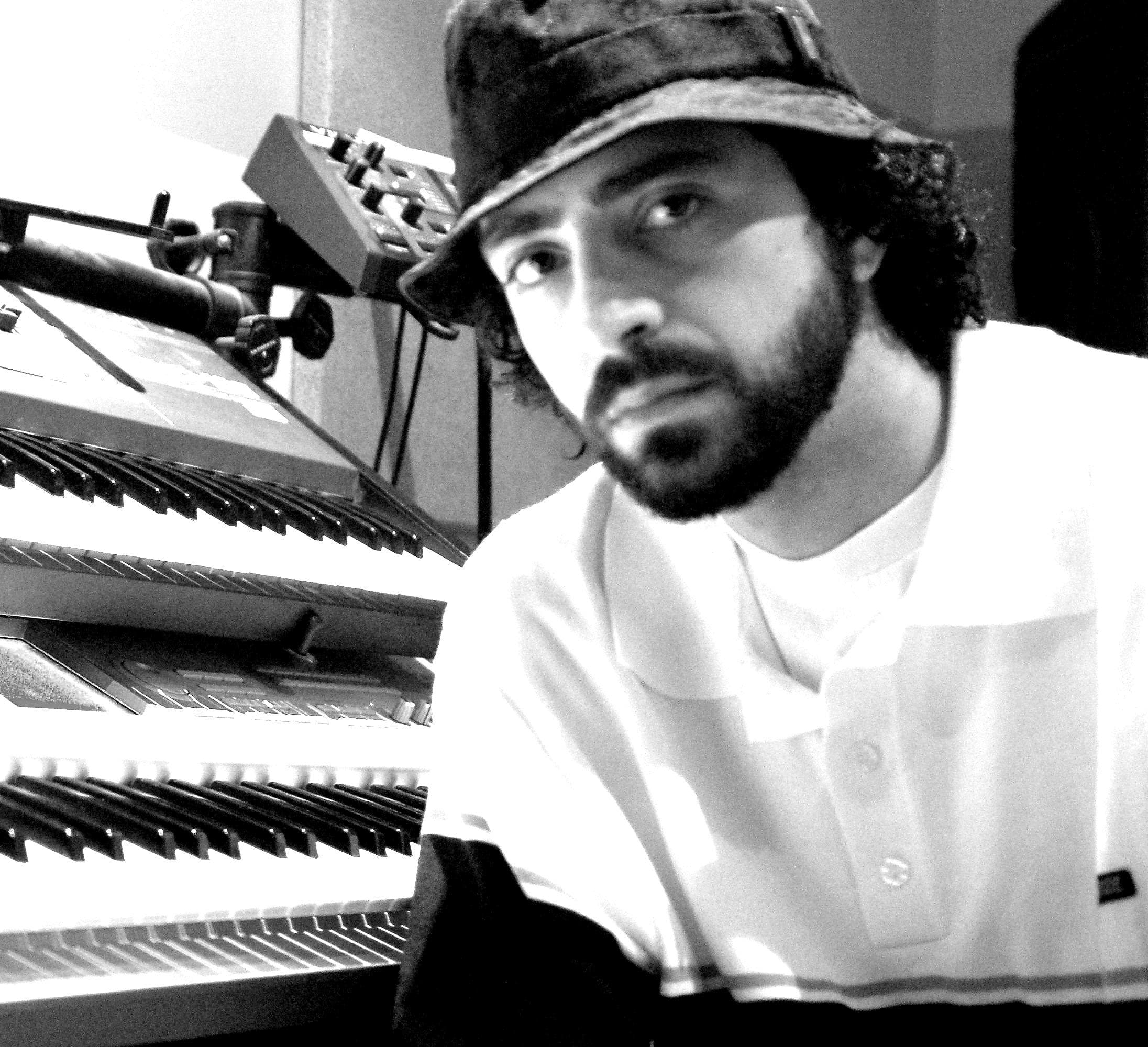 Famous Male Disc Jockeys | List of Top Male Disc Jockeys