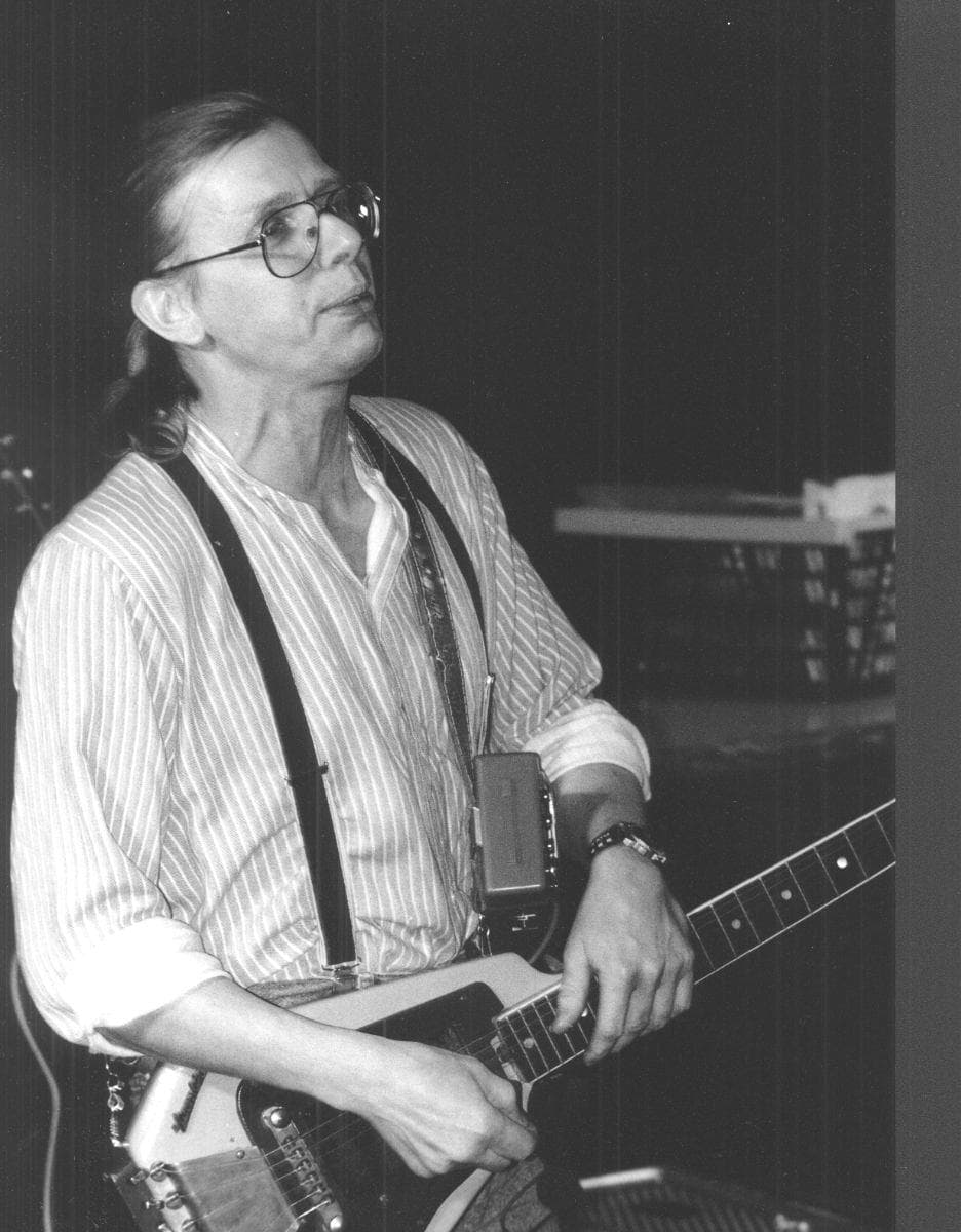 Straight Edge Celebrities | Famous People Who Don't Drink or Smoke