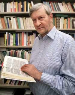 Celebrities Born in 1936 | List of Famous Men & Women Born in 1936