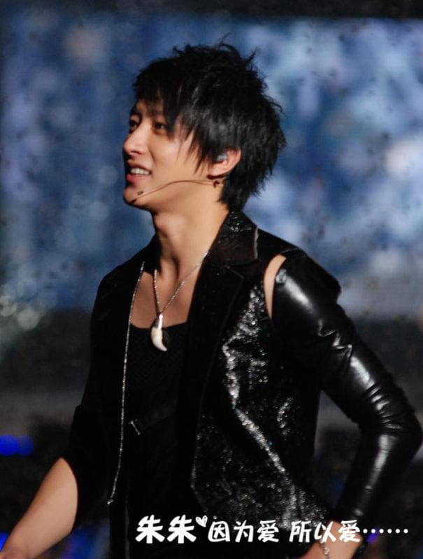 Famous Dancers from China | List of Top Chinese Dancers