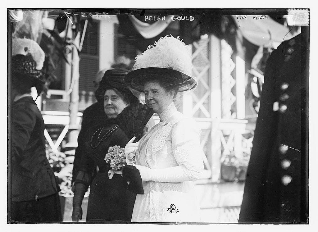 List of 70+ Famous Female Socialites