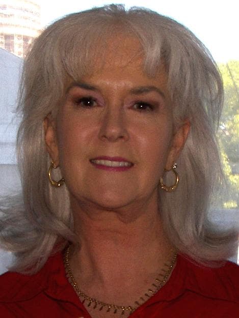 Famous Delta Gammas | Celebrities in DG