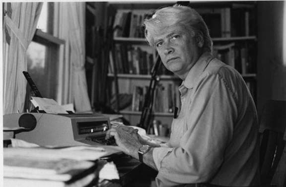 Famous Essayists | List of the Top Well-Known Essayists