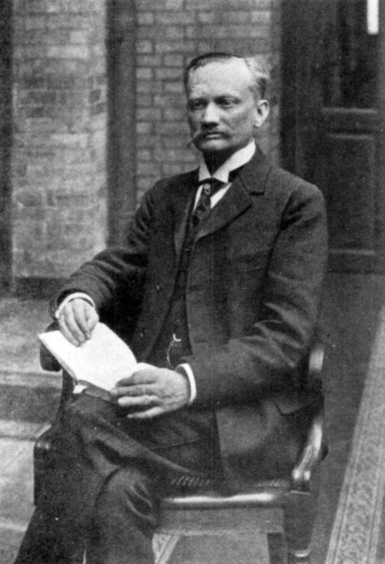 Famous Historians from France | List of Top French Historians