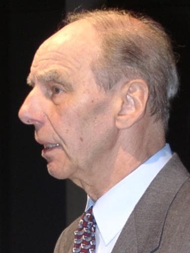 Famous Physics Majors | Celebrities Who Majored in Physics