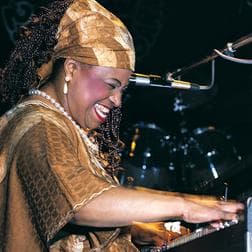 Famous Female Pianists | List of Top Female Pianists