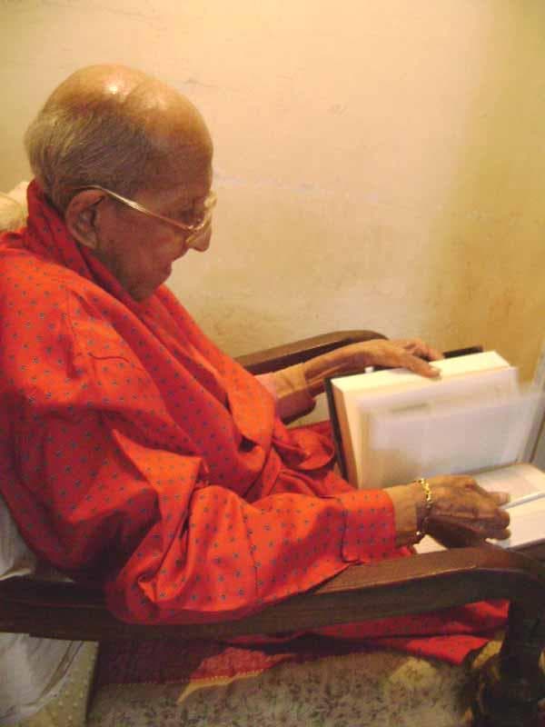 Famous Sri Lanka Writers | List of Writers from Sri Lanka