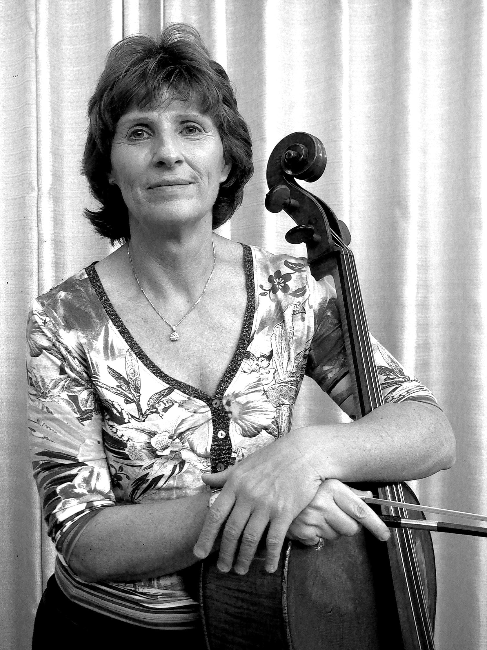 Famous Female Cellists | List of Top Female Cellists