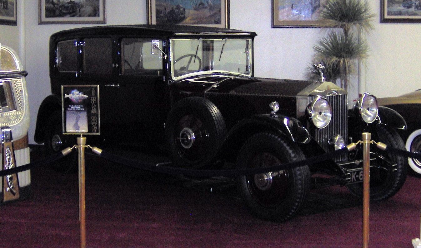 All Rolls-Royce Models: List of Rolls-Royce Cars & Vehicles (8 Items)