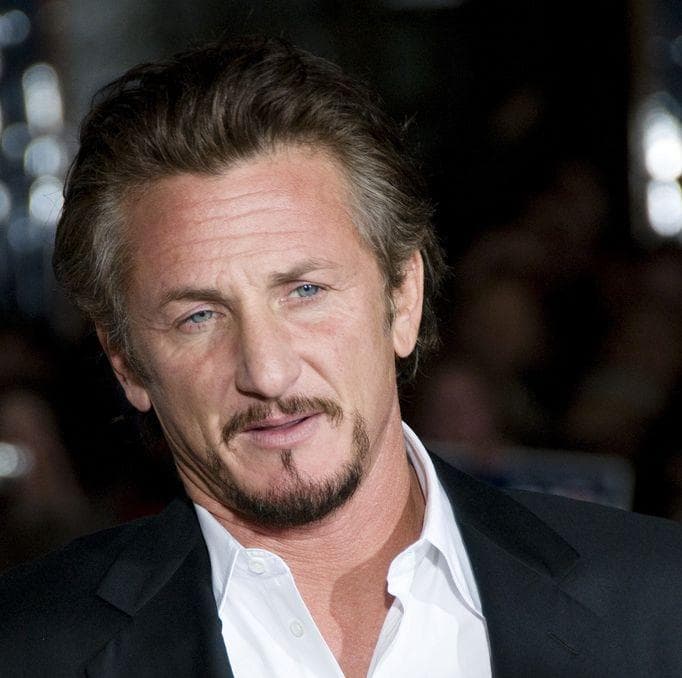 Worst Celebrity Tippers | 21 Famous People That Don't Tip Well