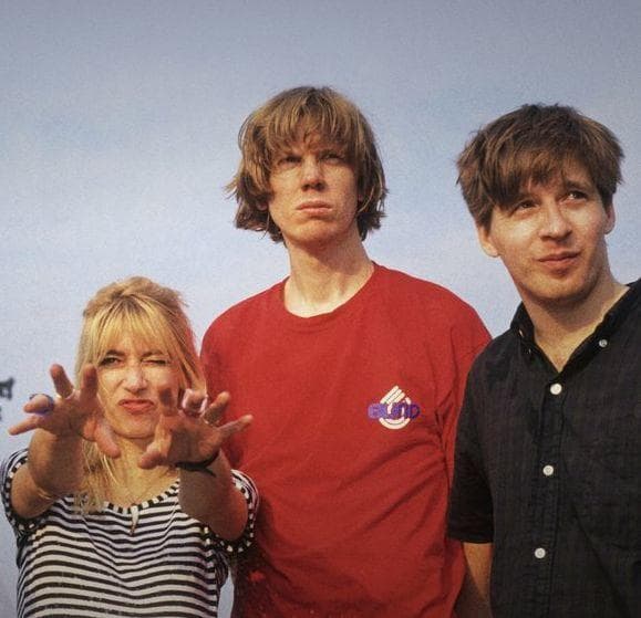 The 25+ Best 90s Bands With Female Singers, Ranked