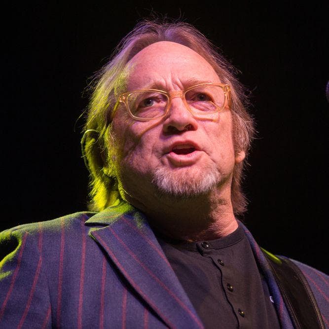 The 70+ Best 70s Rock Guitarists, Ranked By Fans