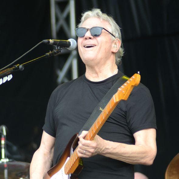 The 70+ Best 70s Rock Guitarists, Ranked By Fans