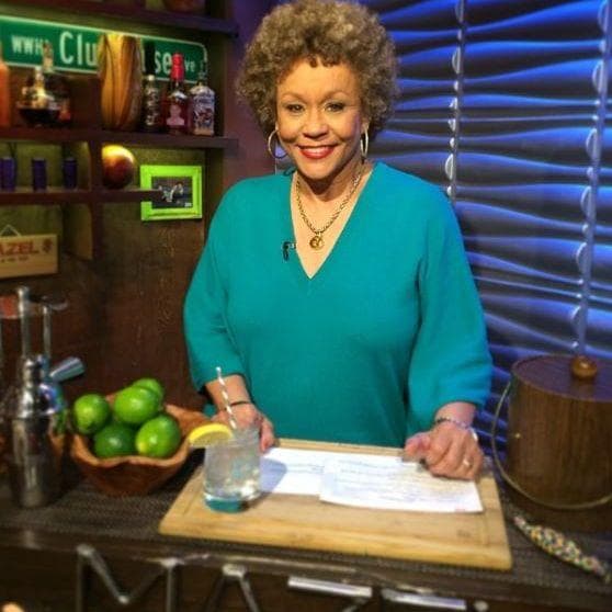 Famous Female TV Anchors | List of Top Female TV Anchors