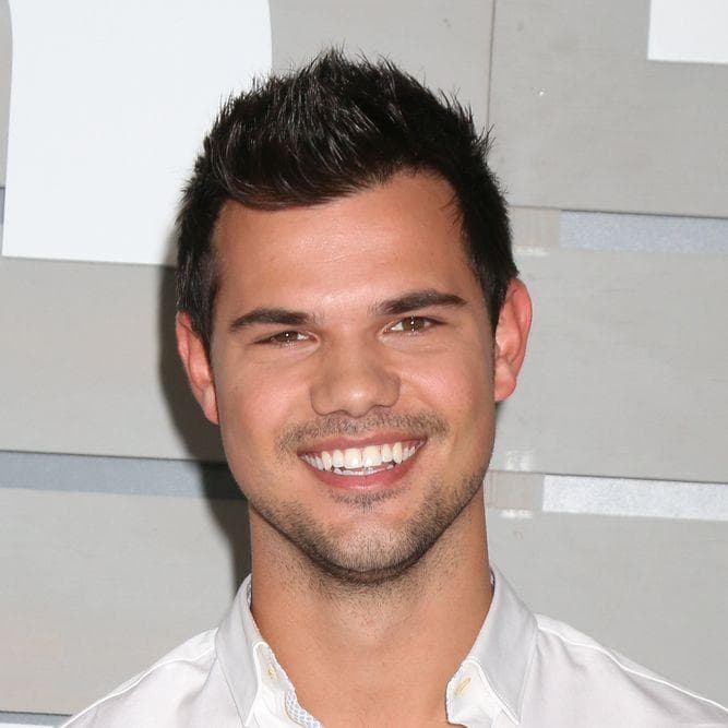 Celebrities Born in 1992 | List of Famous Men & Women Born in 1992