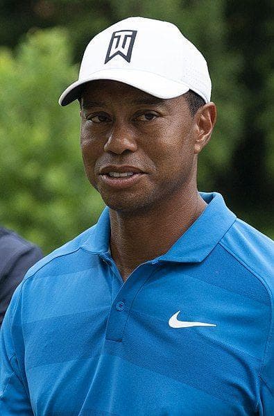 Worst Celebrity Tippers | 21 Famous People That Don't Tip Well