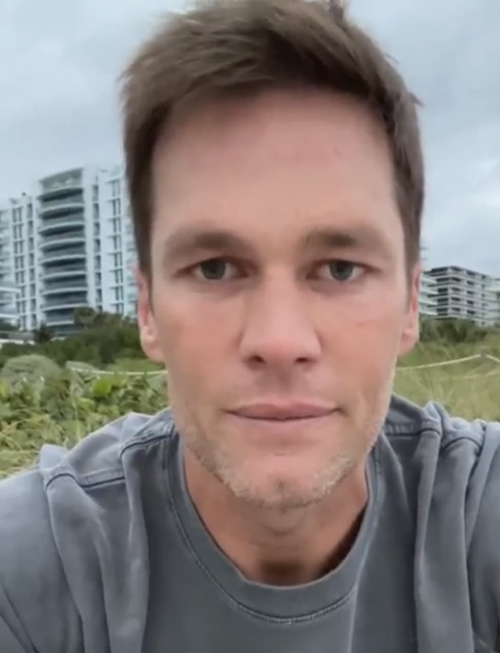 50+ Celebrities With Cleft Chins