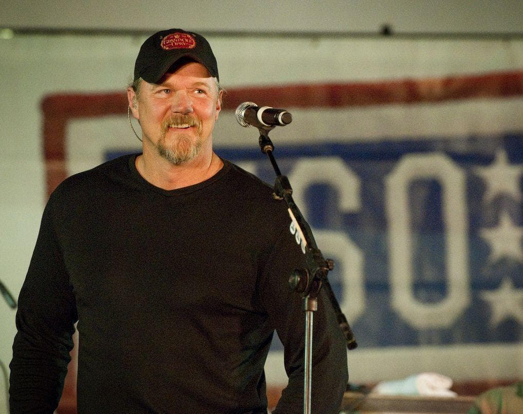 Alcoholic Country Singers | List of Country Stars with Drinking Problems