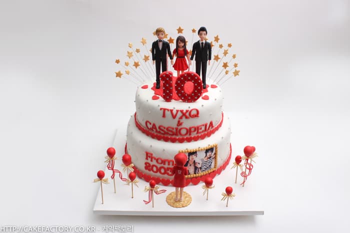 Cakes Kpop Idols Received from Their Fans