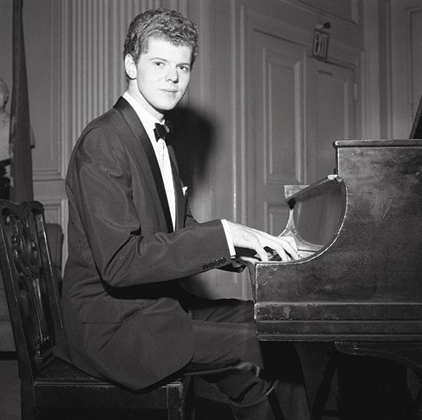 Famous Male Pianists | List of Top Male Pianists