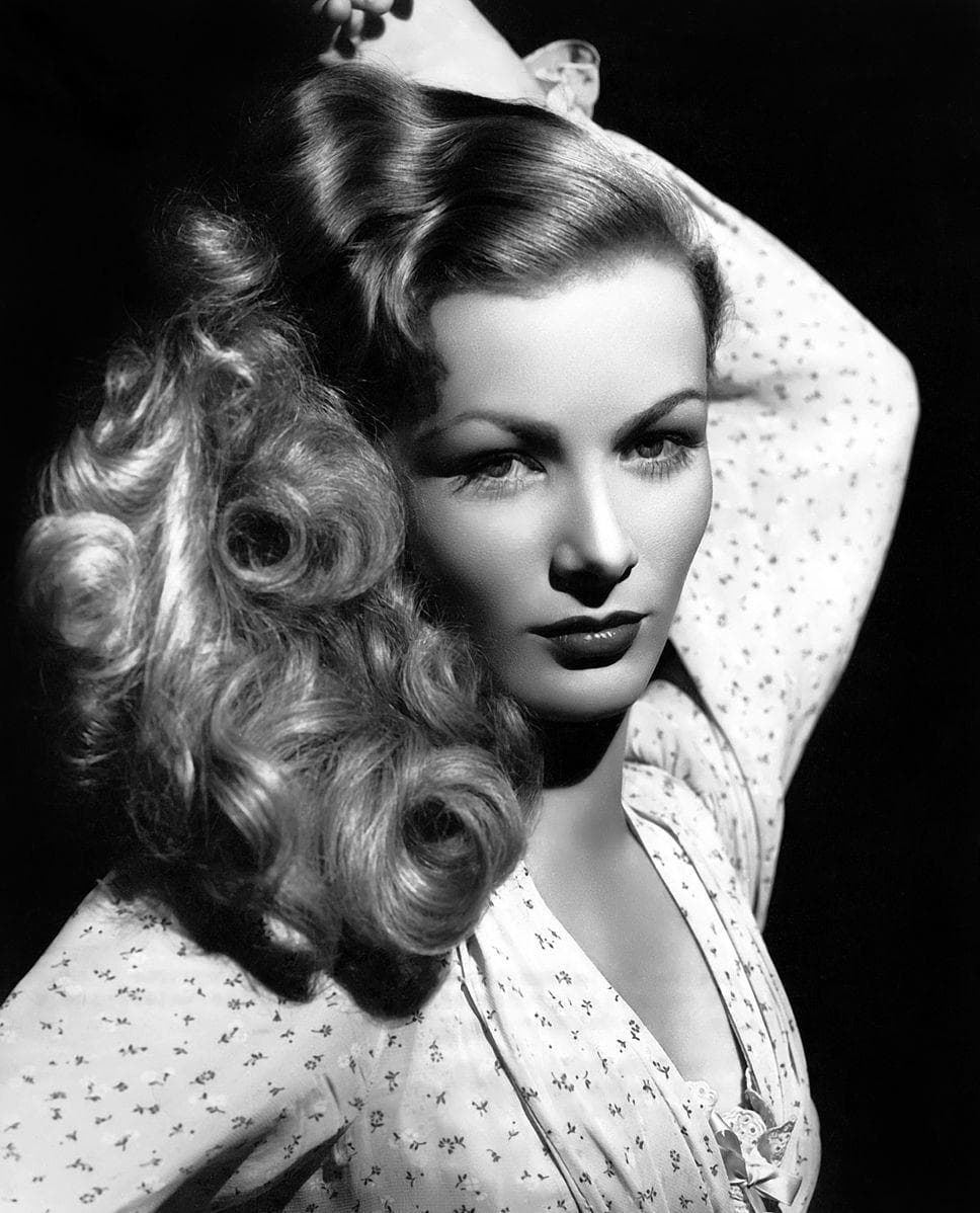 List of 100+ Famous Pin-up Girls