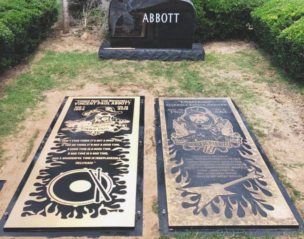 What The Graves Of History's Biggest Rockstars Actually Look Like
